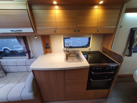 2015 Compass Rallye 644 . . . 4 Berth 2015