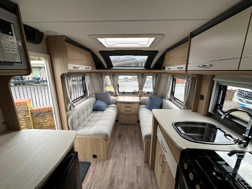 2018 Coachman Kimberley Vision 575 . . Single Axle 4 Be...