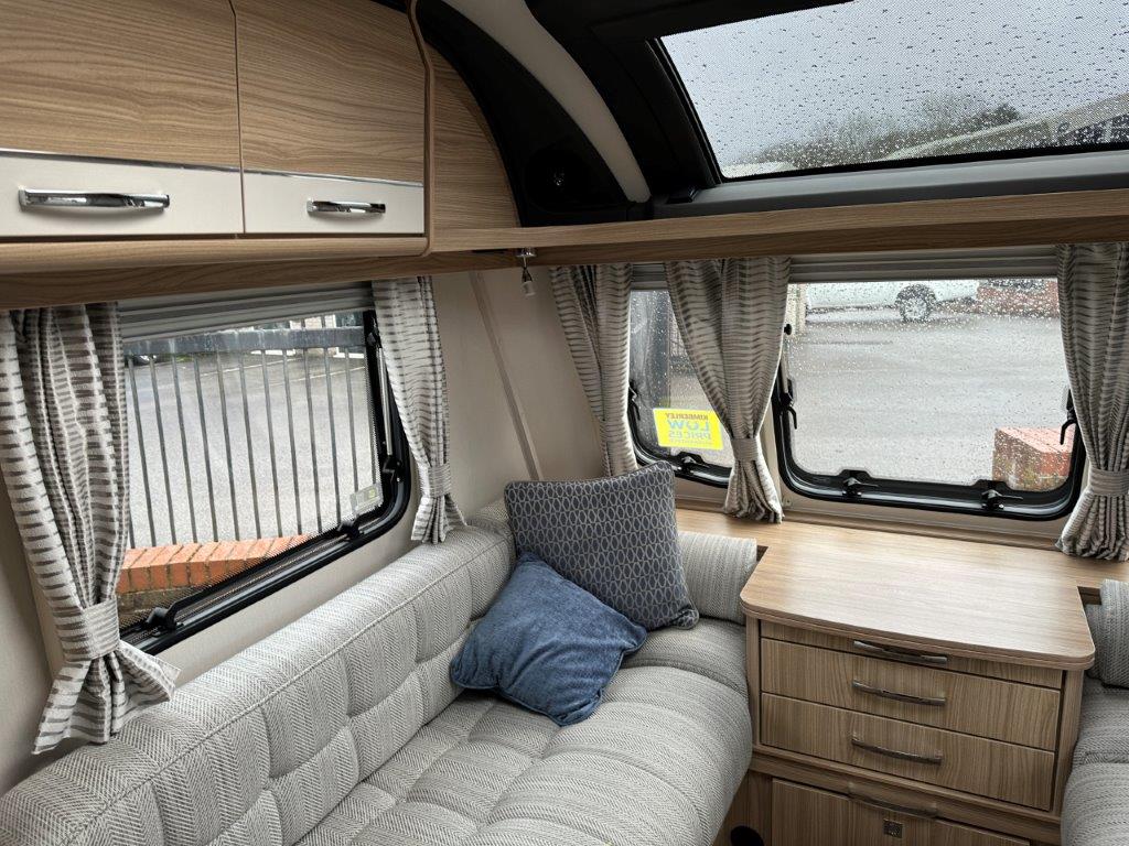 2018 Coachman Kimberley Vision 575 . . Single Axle 4 Be...