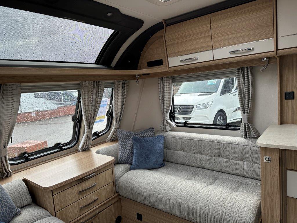 2018 Coachman Kimberley Vision 575 . . Single Axle 4 Be...