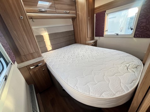 2018 Swift Challenger Hi Style 560 . . Single Axle 4 Bert...