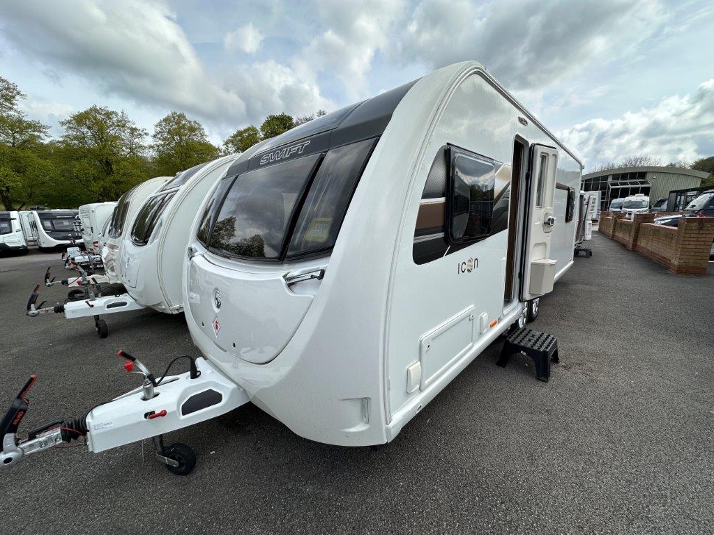 Swift Archway Hartwell 2005 4 Berth Single Axle Touring C...